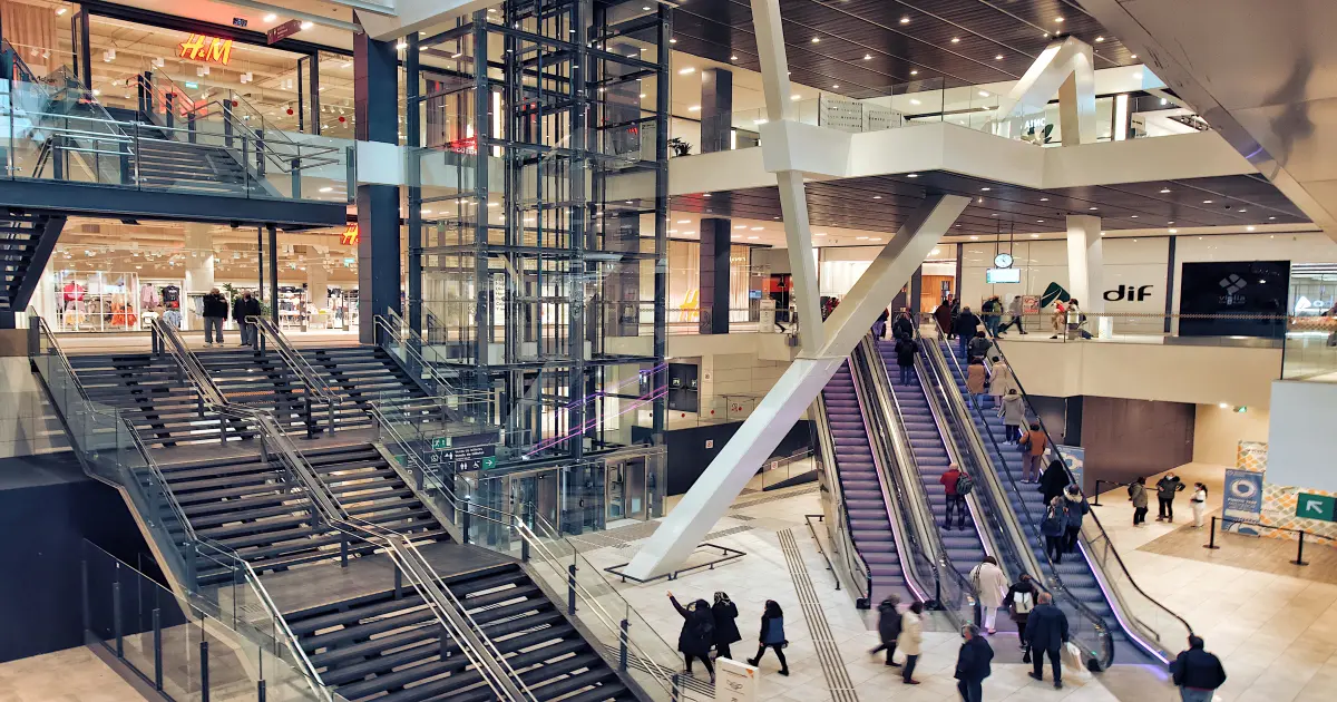 Escalaphobia: Escalator Safety Triangle & Practical User Tips | TK ...