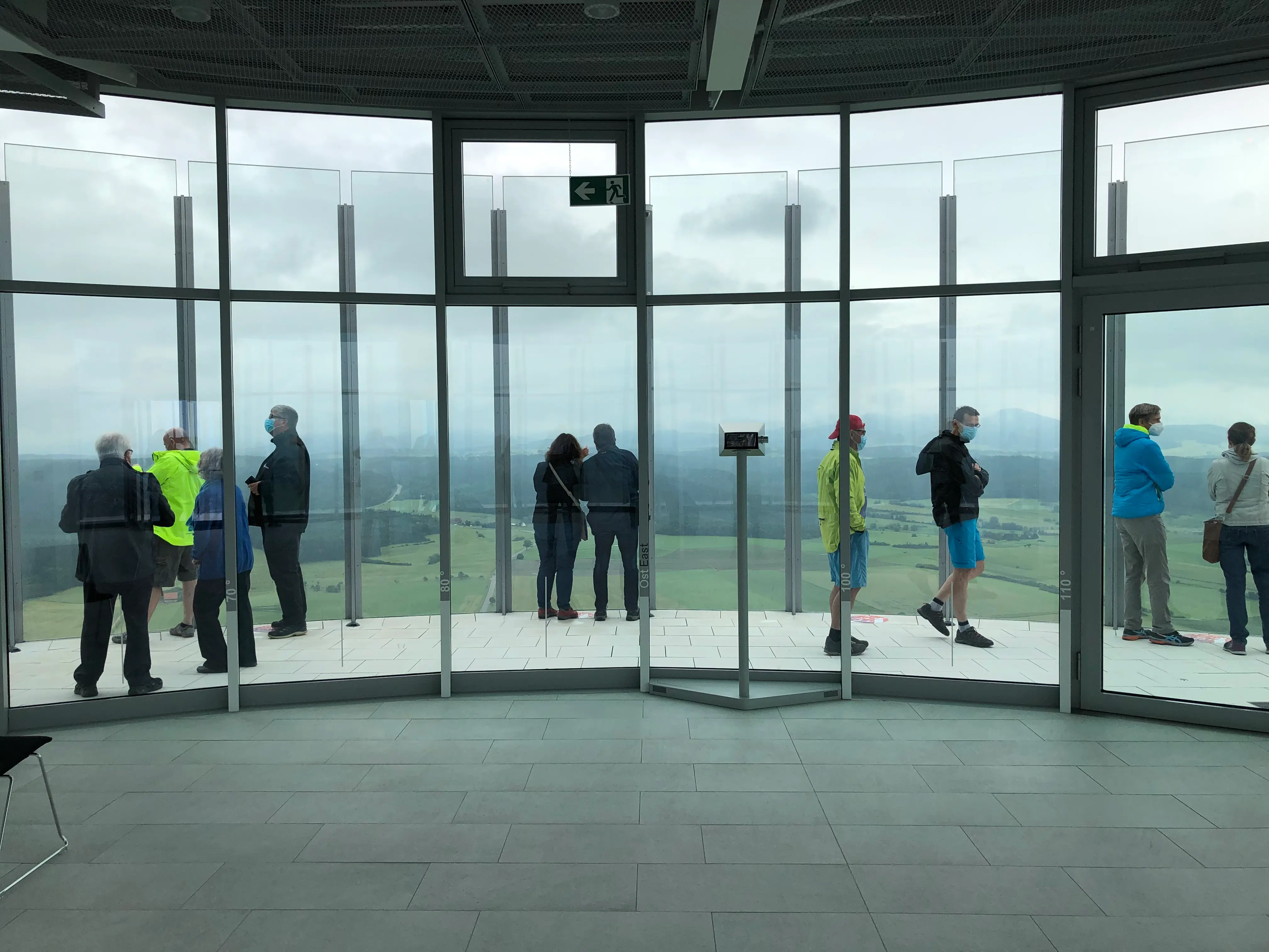 tke-testturm-besucher_plattform-2021-bh.webp